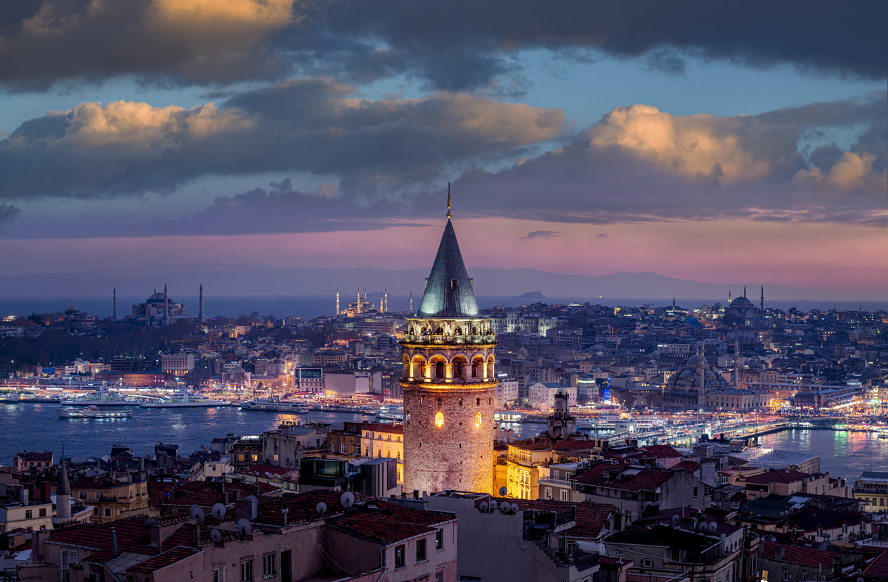 Istanbul Yacht Charter: The Most Beautiful Routes and Tips