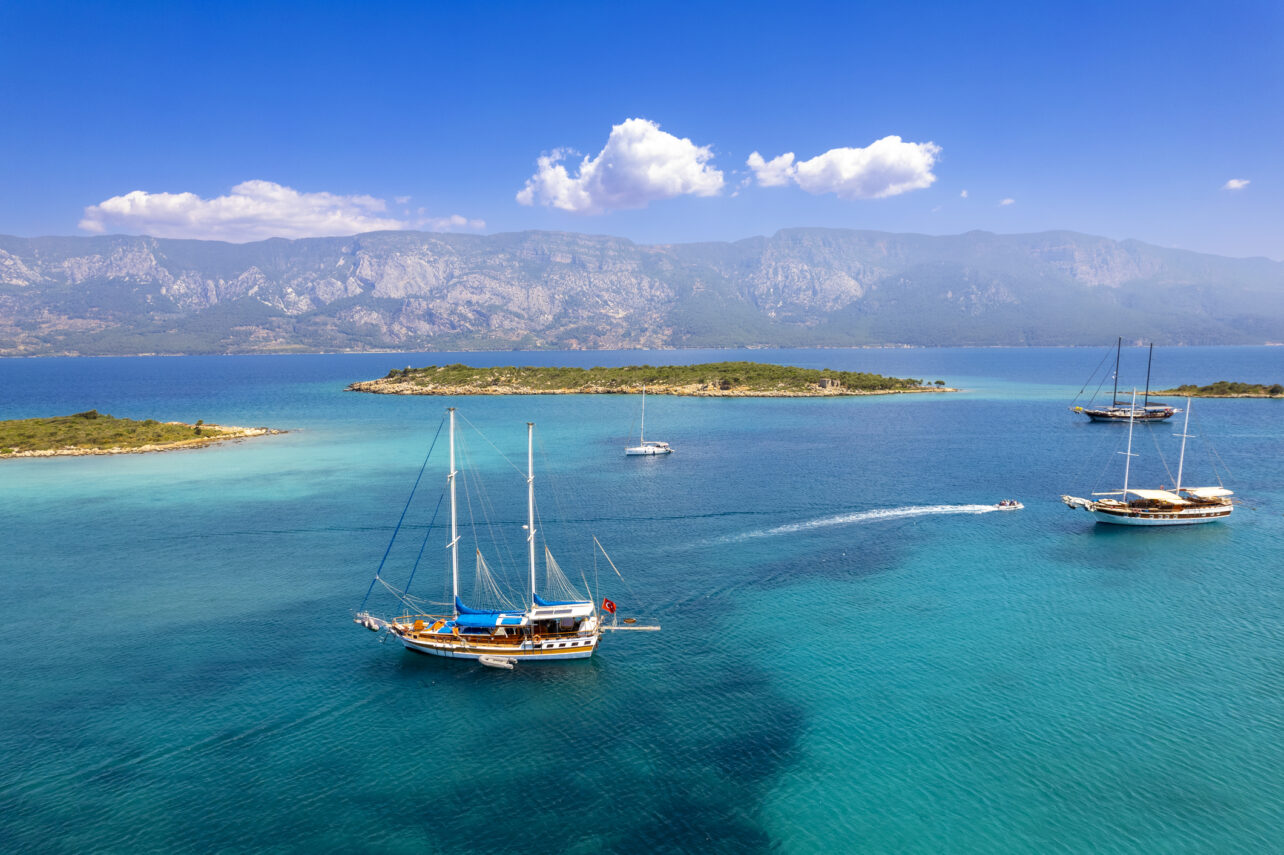 Choosing the Right Yacht for Your Sailing Holidays in Turkey - viravira ...
